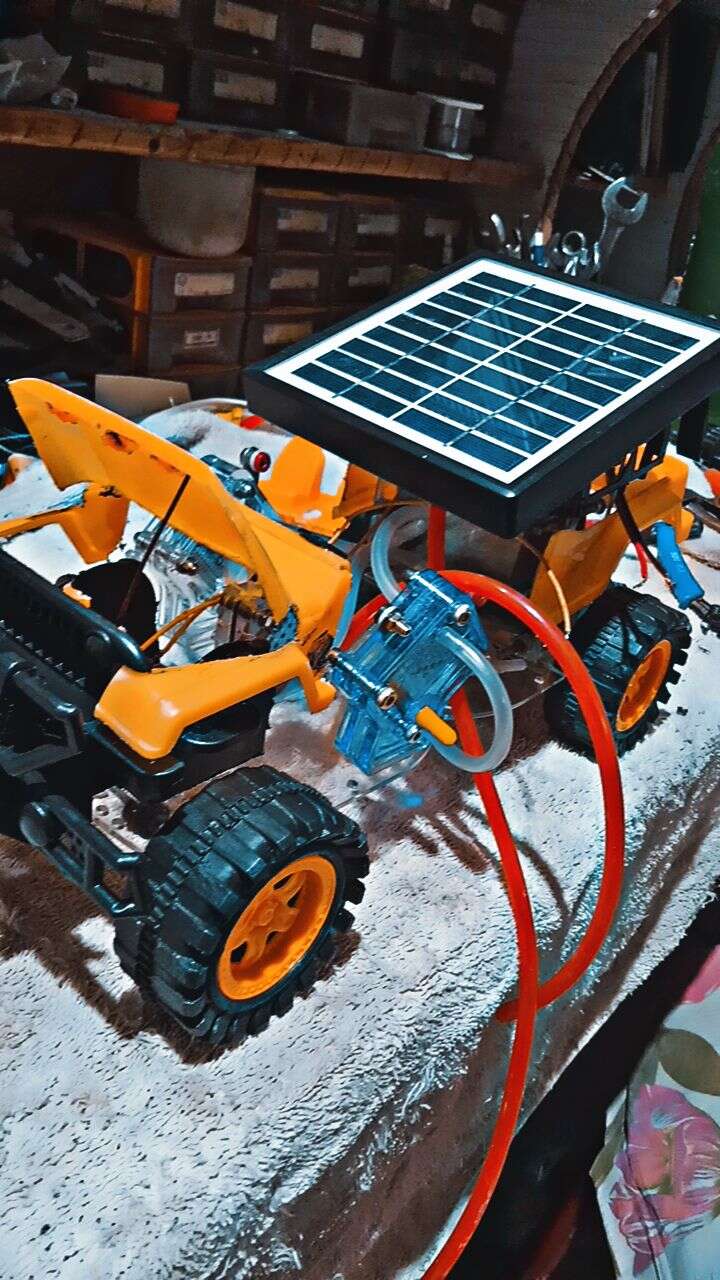 HYDROGEN CAR - Career Development Center, CUI Wah