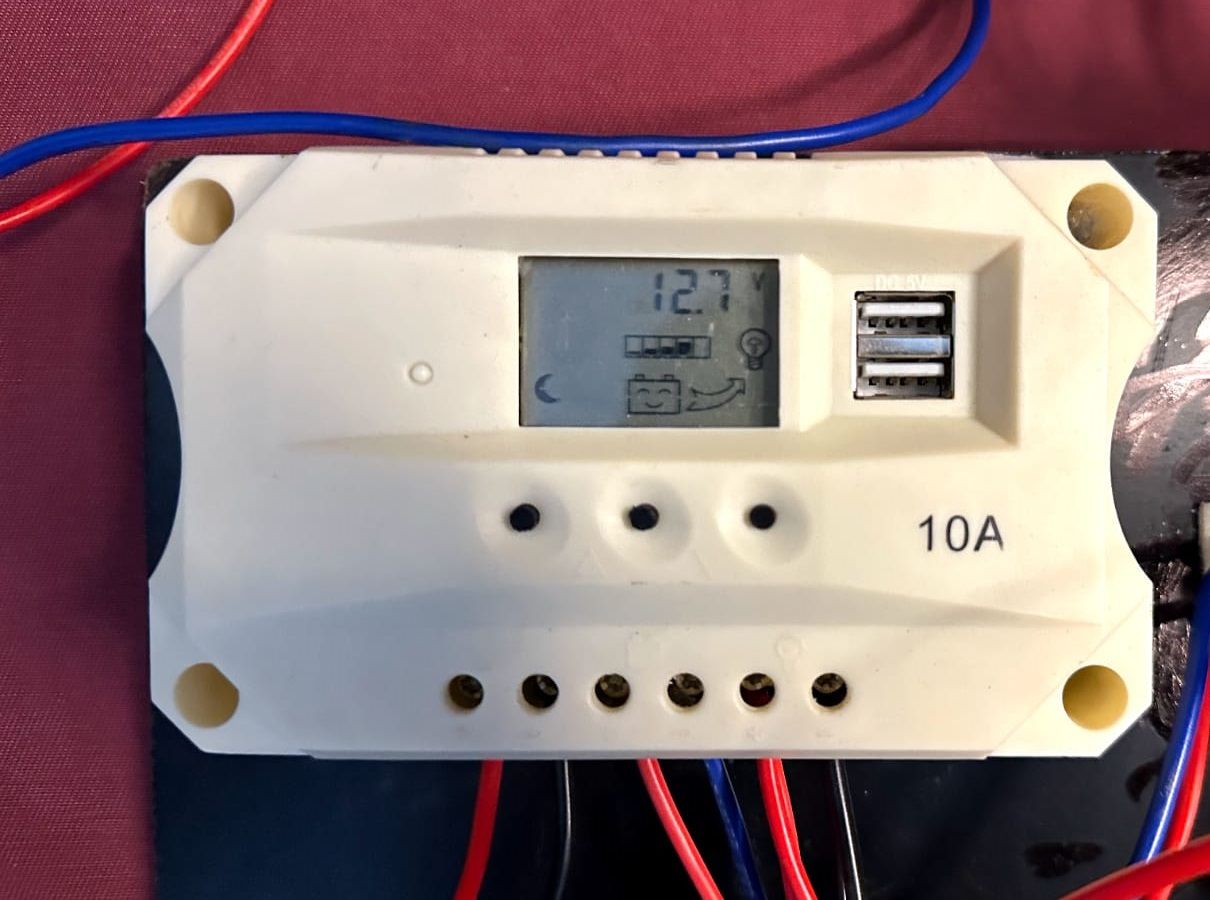 Solar Powered Battery Bank with Wireless Charging Station - Career ...